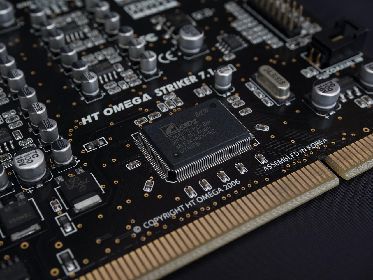 Memory Chips and Data Centers Ride the AI Buildout as Investors ...
